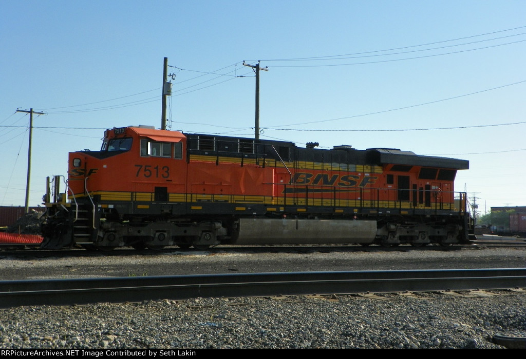 BNSF 7513